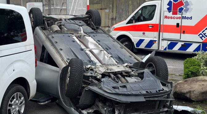 Herdern TG: PW wird bei Unfall heftig weggeschleudert