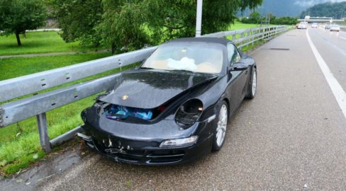 Mollis GL: Mit Porsche auf A3 Unfall gebaut