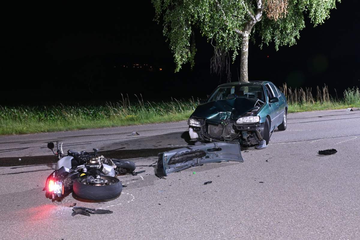 Unfall in Riet ZH: Motorradfahrer (29) schwer verletzt